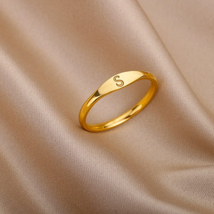 Buchstaben Ring Gravur fein dünn initial personalisierbar vergoldet ...